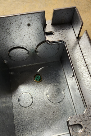 Floor boxes - Adding flange and cover plates to Omnibox Series floor boxes